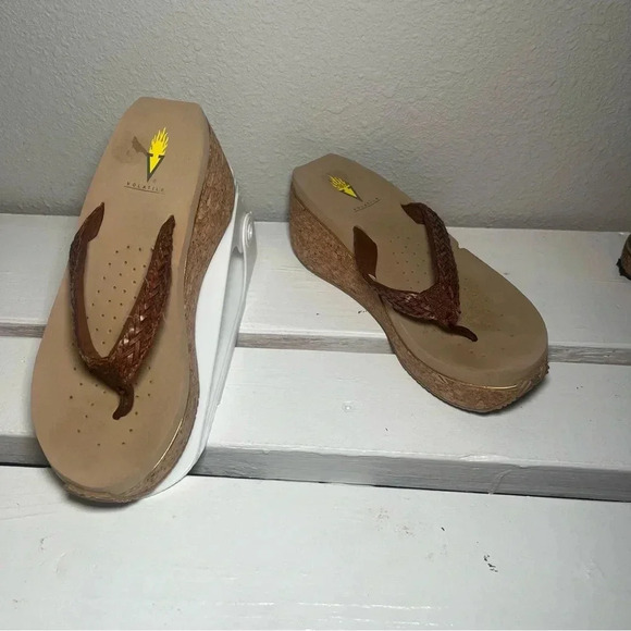 Volatile | Shoes | Volatile Flip Flop Wedges Comfort Size 8 Womens ...